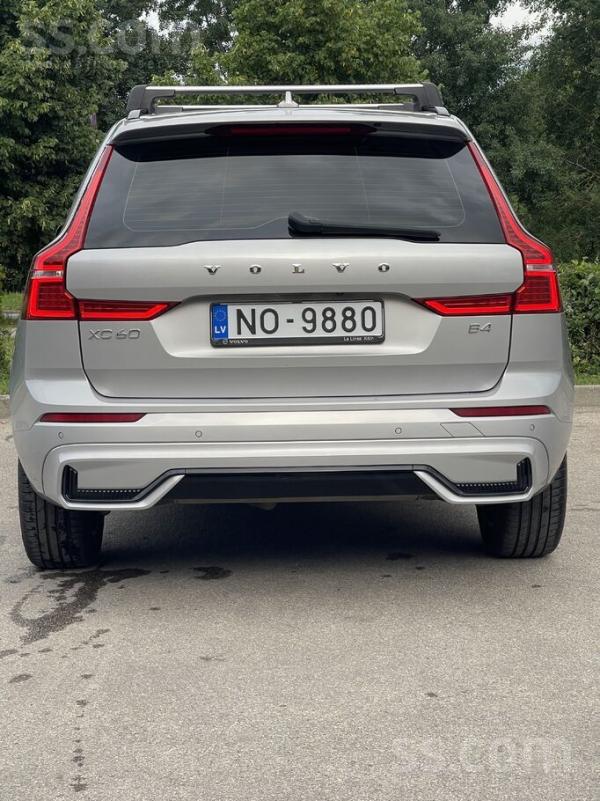 Grey Volvo XC60 2021 in Riga, with an engine capacity of 2.00 L and mileage of 110 thousand km for 27200 €, photo 4 on AUTOMOTO.COM.LV