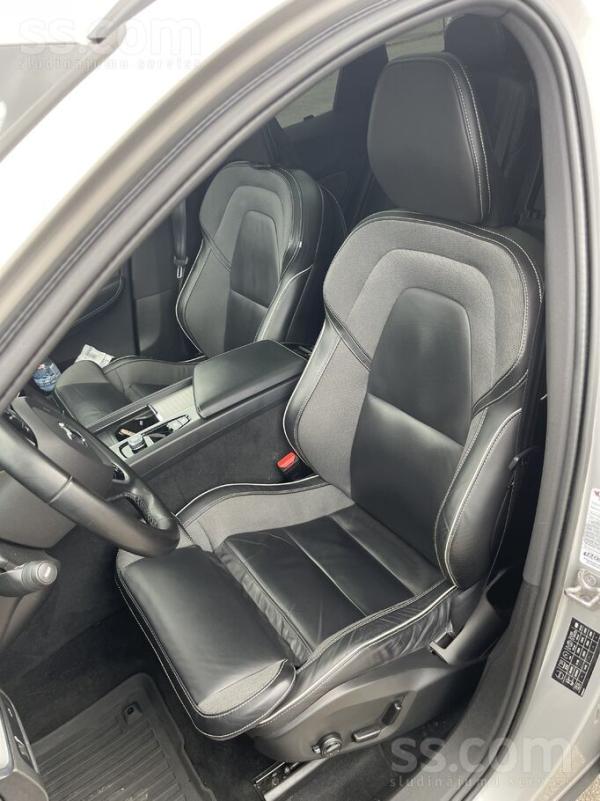 Grey Volvo XC60 2021 in Riga, with an engine capacity of 2.00 L and mileage of 110 thousand km for 27200 €, photo 7 on AUTOMOTO.COM.LV