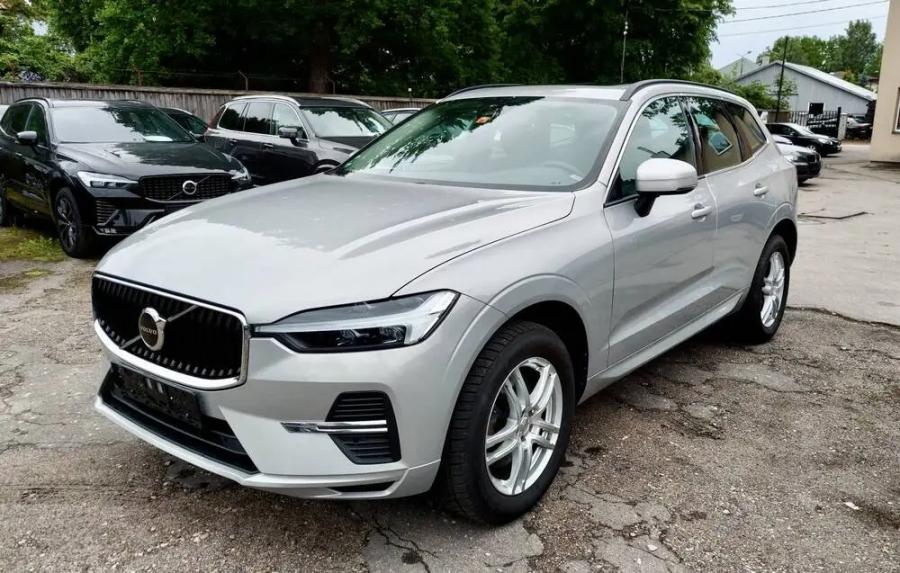 Grey Volvo XC60 2021 in Riga, with an engine capacity of 2.00 L and mileage of 124 thousand km for 33000 €, photo 1 on AUTOMOTO.COM.LV