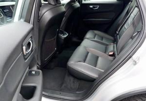 Grey Volvo XC60 2021 in Riga, with an engine capacity of 2.00 L and mileage of 124 thousand km for 33000 €, photo 13 on AUTOMOTO.COM.LV