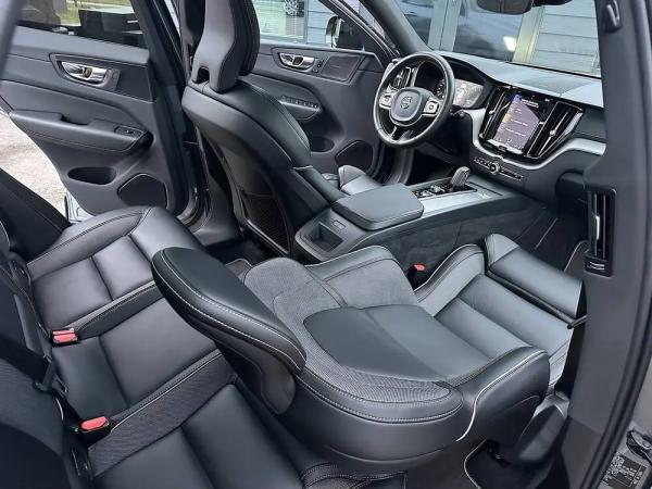 Pelēks Volvo XC60 2021 Jelgava, ar dzinēja tilpumu 2.00 L un nobraukumu 120 tūkst. km par 35950 €, foto 6 vietnē AUTOMOTO.COM.LV