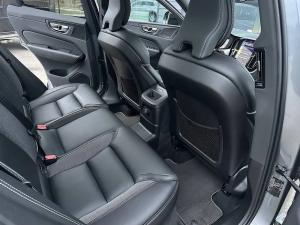 Grey Volvo XC60 2021 in Jelgava, with an engine capacity of 2.00 L and mileage of 120 thousand km for 35950 €, photo 10 on AUTOMOTO.COM.LV