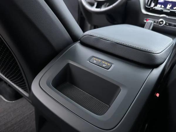 Pelēks Volvo XC60 2021 Jelgava, ar dzinēja tilpumu 2.00 L un nobraukumu 120 tūkst. km par 35950 €, foto 10 vietnē AUTOMOTO.COM.LV