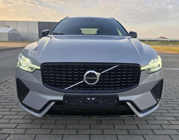 Grey Volvo XC60 2021 in Panevezys, with an engine capacity of 1.97 L and mileage of 316 thousand km for 18999 €, photo 8 on AUTOMOTO.COM.LV