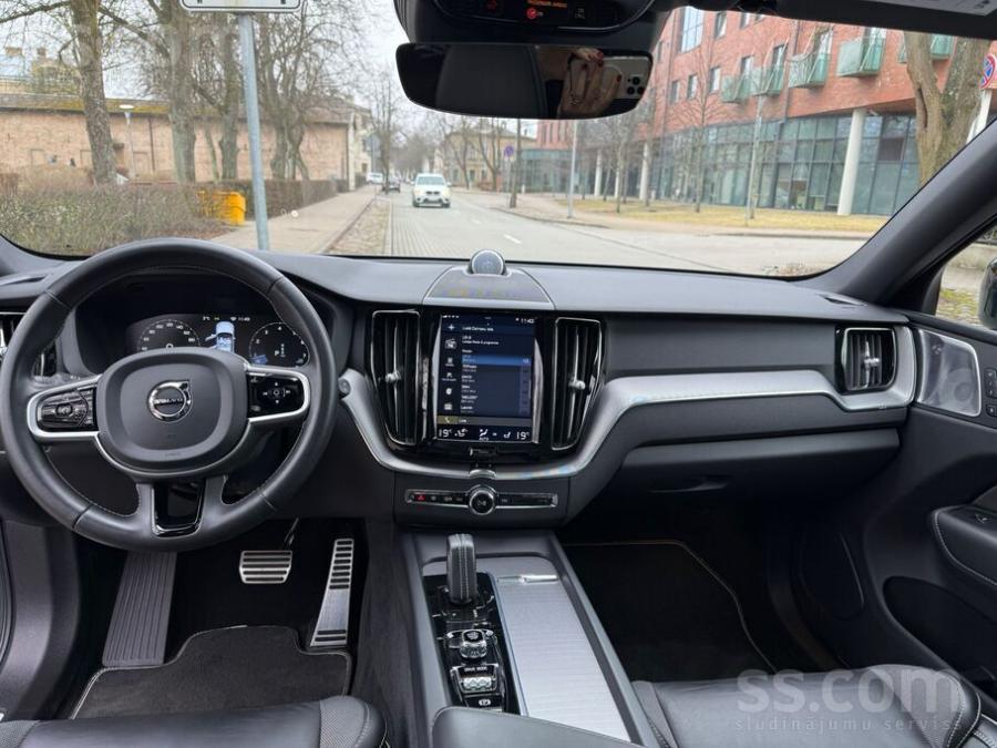 Pelēks Volvo XC60 2021 Rīga, ar dzinēja tilpumu 2.00 L un nobraukumu 85 tūkst. km par 35900 €, foto 7 vietnē AUTOMOTO.COM.LV