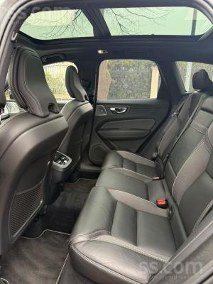 Pelēks Volvo XC60 2021 Rīga, ar dzinēja tilpumu 2.00 L un nobraukumu 85 tūkst. km par 35900 €, foto 10 vietnē AUTOMOTO.COM.LV