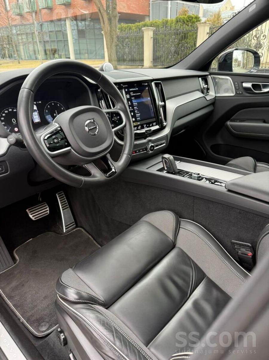 Pelēks Volvo XC60 2021 Rīga, ar dzinēja tilpumu 2.00 L un nobraukumu 85 tūkst. km par 35900 €, foto 12 vietnē AUTOMOTO.COM.LV