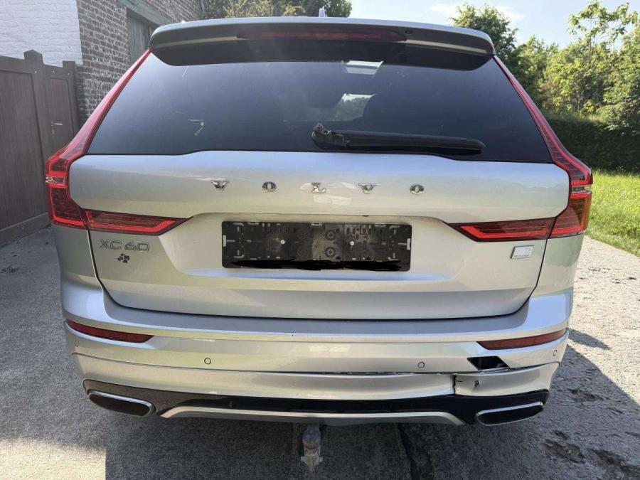 Grey Volvo XC60 2021 in Utena, with an engine capacity of 1.97 L and mileage of 178 thousand km for 24900 €, photo 7 on AUTOMOTO.COM.LV