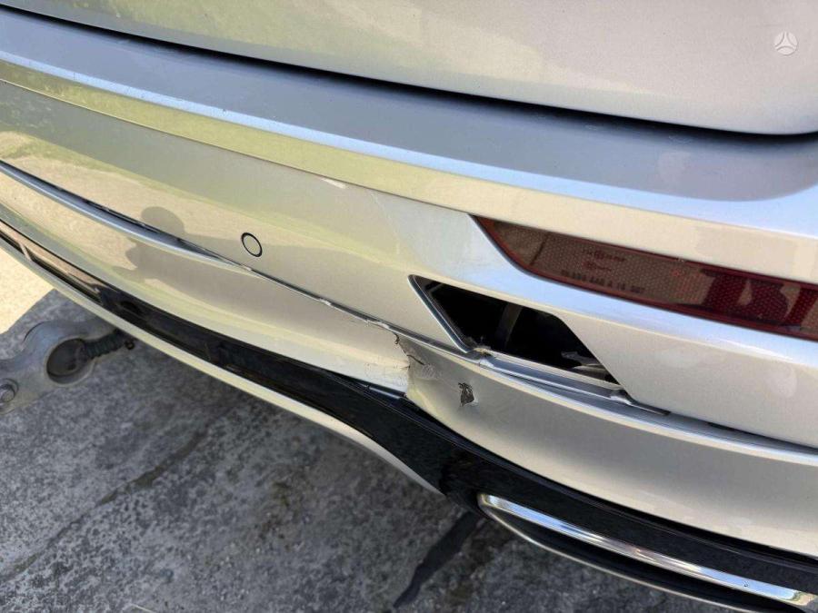Grey Volvo XC60 2021 in Utena, with an engine capacity of 1.97 L and mileage of 178 thousand km for 24900 €, photo 8 on AUTOMOTO.COM.LV