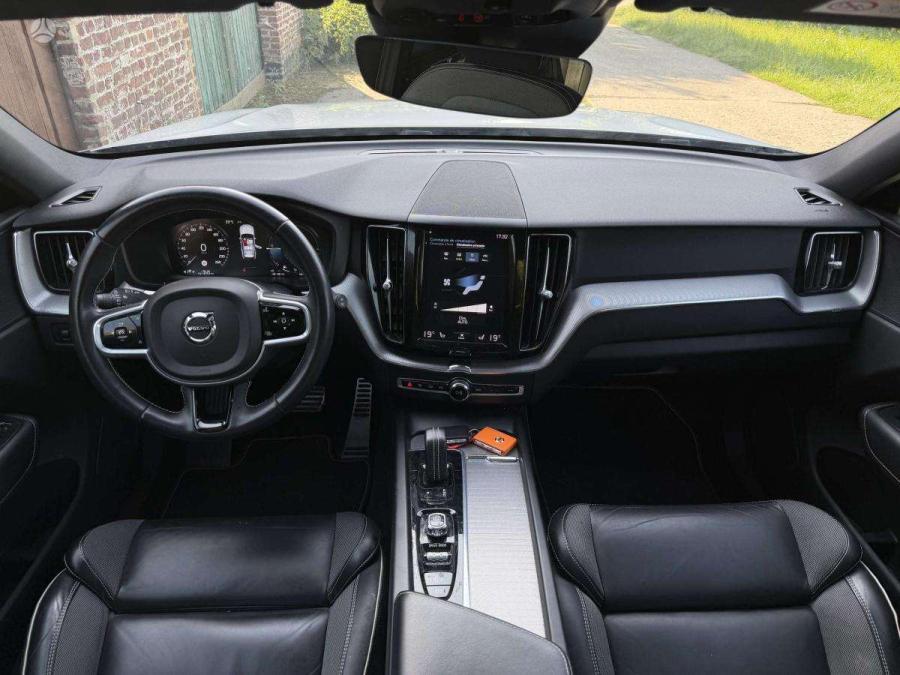 Grey Volvo XC60 2021 in Utena, with an engine capacity of 1.97 L and mileage of 178 thousand km for 24900 €, photo 13 on AUTOMOTO.COM.LV