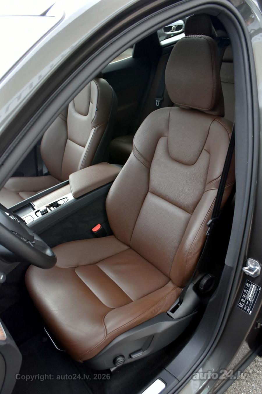 Grey Volvo XC60 2021 in Tallinn, with an engine capacity of 2.00 L and mileage of 77 thousand km for 34900 €, photo 10 on AUTOMOTO.COM.LV