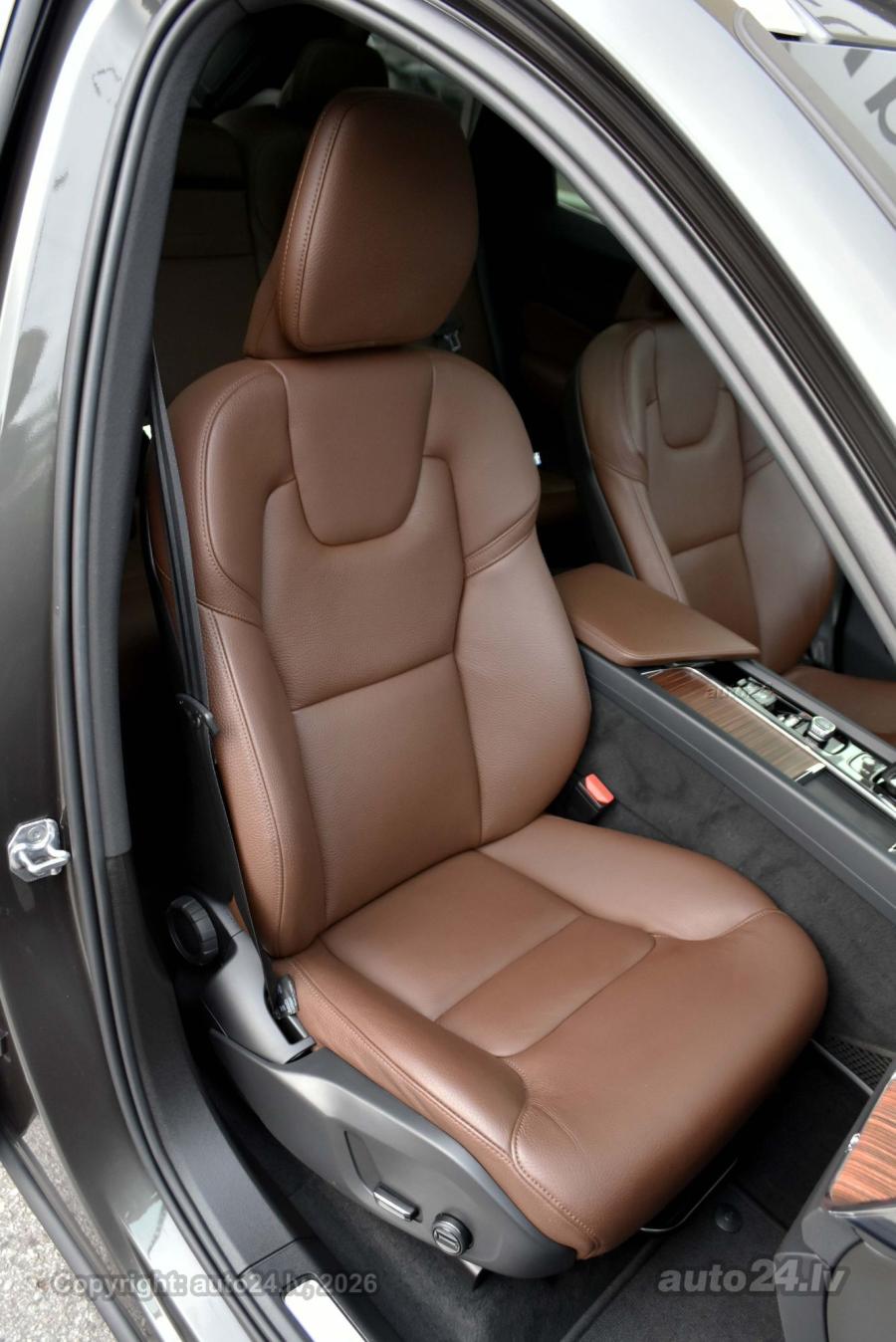 Grey Volvo XC60 2021 in Tallinn, with an engine capacity of 1.97 L and mileage of 77 thousand km for 34900 €, photo 12 on AUTOMOTO.COM.LV