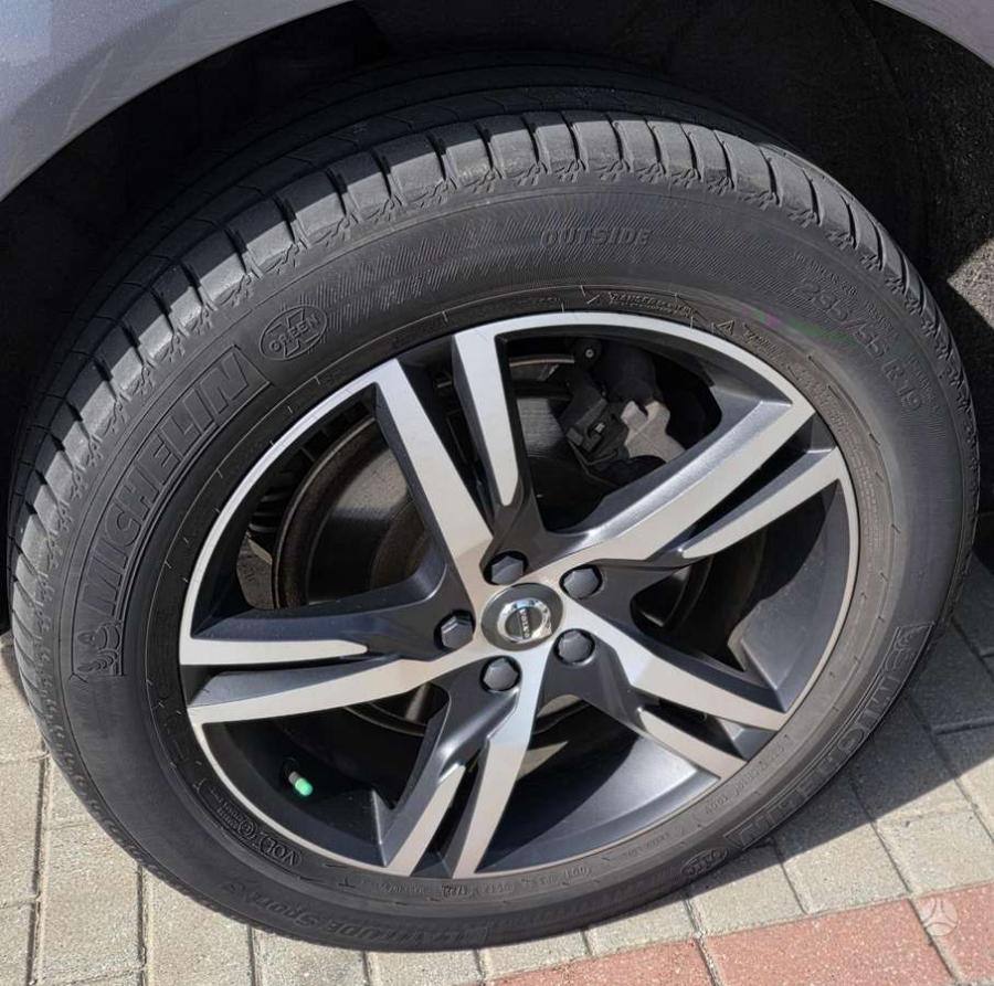 Pelēks Volvo XC60 2021 Klaipėda, ar dzinēja tilpumu 1.97 L un nobraukumu 103 tūkst. km par 26500 €, foto 17 vietnē AUTOMOTO.COM.LV