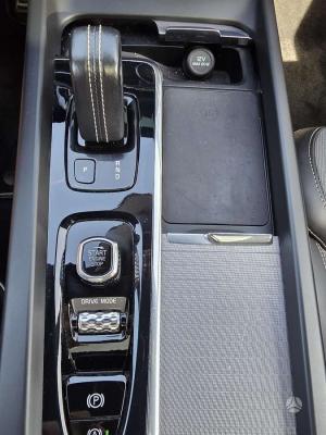 Pelēks Volvo XC60 2021 Klaipėda, ar dzinēja tilpumu 1.97 L un nobraukumu 103 tūkst. km par 26500 €, foto 22 vietnē AUTOMOTO.COM.LV