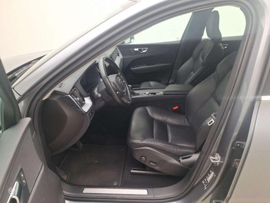 Pelēks Volvo XC60 2021 Viļņa, ar dzinēja tilpumu 1.97 L un nobraukumu 172 tūkst. km par 25900 €, foto 7 vietnē AUTOMOTO.COM.LV