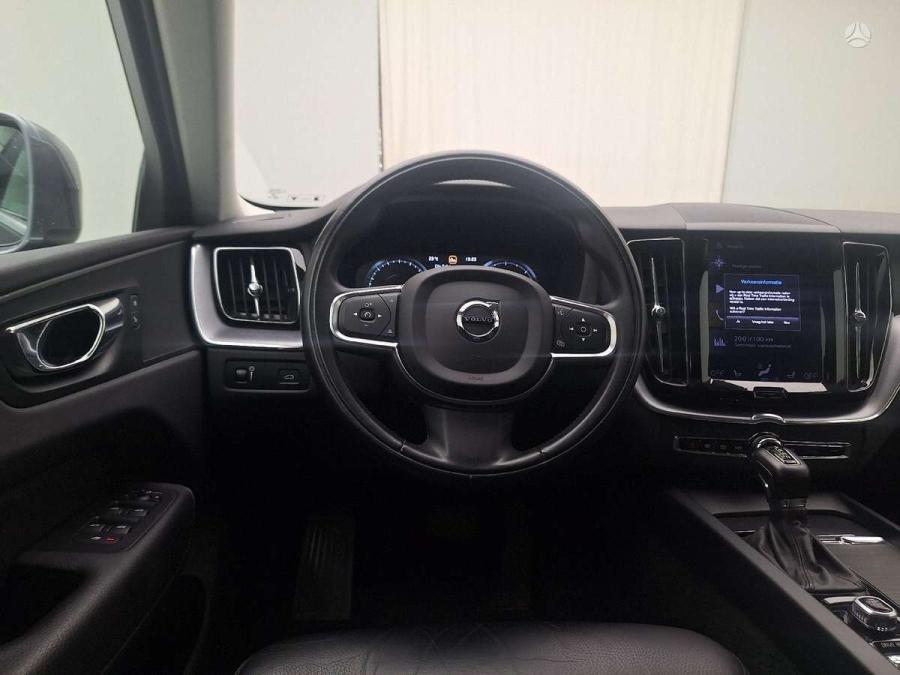 Pelēks Volvo XC60 2021 Viļņa, ar dzinēja tilpumu 1.97 L un nobraukumu 172 tūkst. km par 25900 €, foto 8 vietnē AUTOMOTO.COM.LV