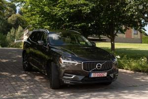 Pelēks Volvo XC60 2021 Viļņa, ar dzinēja tilpumu 0.00 L un nobraukumu 89 tūkst. km par 25300 €, foto  vietnē AUTOMOTO.COM.LV