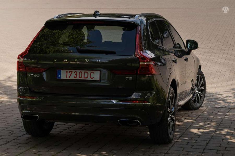 Pelēks Volvo XC60 2021 Viļņa, ar dzinēja tilpumu 0.00 L un nobraukumu 89 tūkst. km par 25300 €, foto 5 vietnē AUTOMOTO.COM.LV