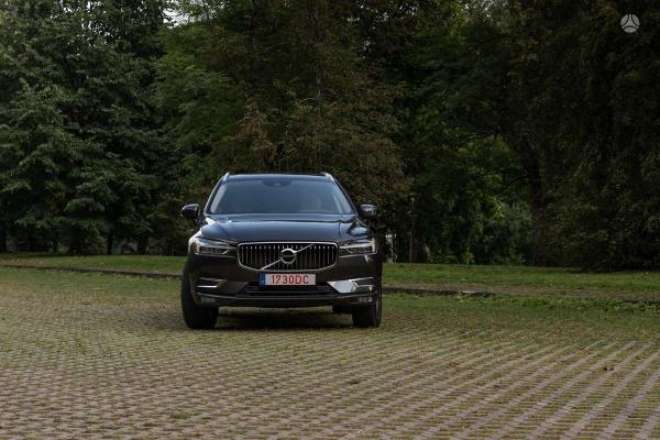 Pelēks Volvo XC60 2021 Viļņa, ar dzinēja tilpumu 0.00 L un nobraukumu 89 tūkst. km par 25300 €, foto 6 vietnē AUTOMOTO.COM.LV