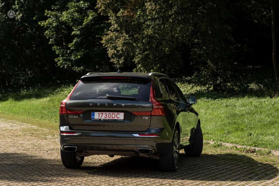 Pelēks Volvo XC60 2021 Viļņa, ar dzinēja tilpumu 0.00 L un nobraukumu 89 tūkst. km par 25300 €, foto 9 vietnē AUTOMOTO.COM.LV
