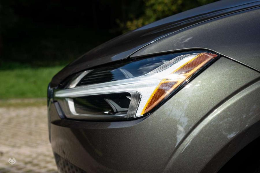 Pelēks Volvo XC60 2021 Viļņa, ar dzinēja tilpumu 0.00 L un nobraukumu 89 tūkst. km par 25300 €, foto 13 vietnē AUTOMOTO.COM.LV