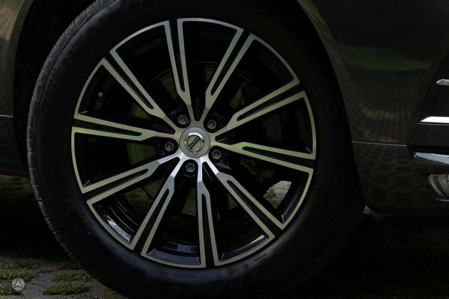 Pelēks Volvo XC60 2021 Viļņa, ar dzinēja tilpumu 0.00 L un nobraukumu 89 tūkst. km par 25300 €, foto 15 vietnē AUTOMOTO.COM.LV