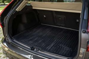 Pelēks Volvo XC60 2021 Viļņa, ar dzinēja tilpumu 0.00 L un nobraukumu 89 tūkst. km par 25300 €, foto 19 vietnē AUTOMOTO.COM.LV