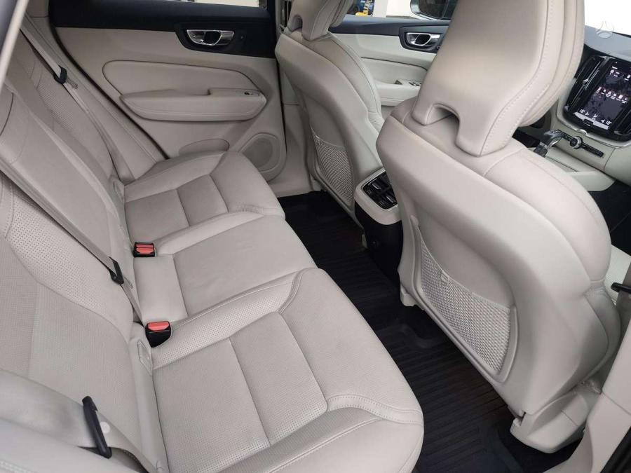 Pelēks Volvo XC60 2021 Viļņa, ar dzinēja tilpumu 0.00 L un nobraukumu 89 tūkst. km par 25300 €, foto 32 vietnē AUTOMOTO.COM.LV