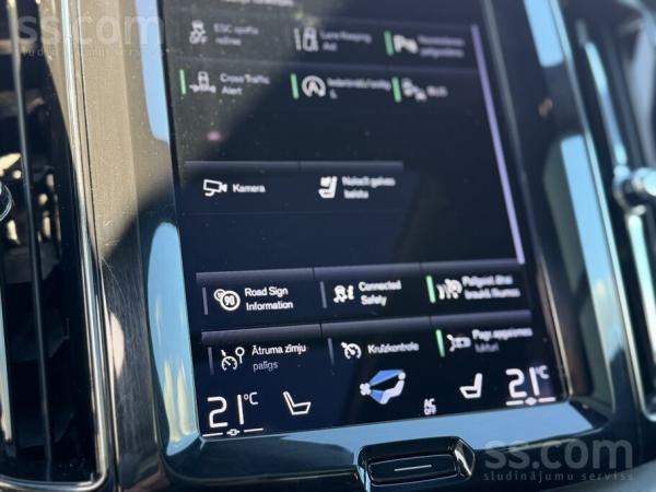 Grey Volvo XC60 2021 in Riga, with an engine capacity of 2.00 L and mileage of 228 thousand km for 22900 €, photo 11 on AUTOMOTO.COM.LV
