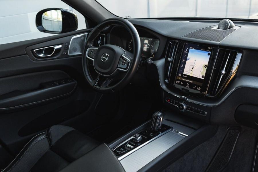 Pelēks Volvo XC60 2021 Ventspils, ar dzinēja tilpumu 2.00 L un nobraukumu 92 tūkst. km par 32750 €, foto 16 vietnē AUTOMOTO.COM.LV
