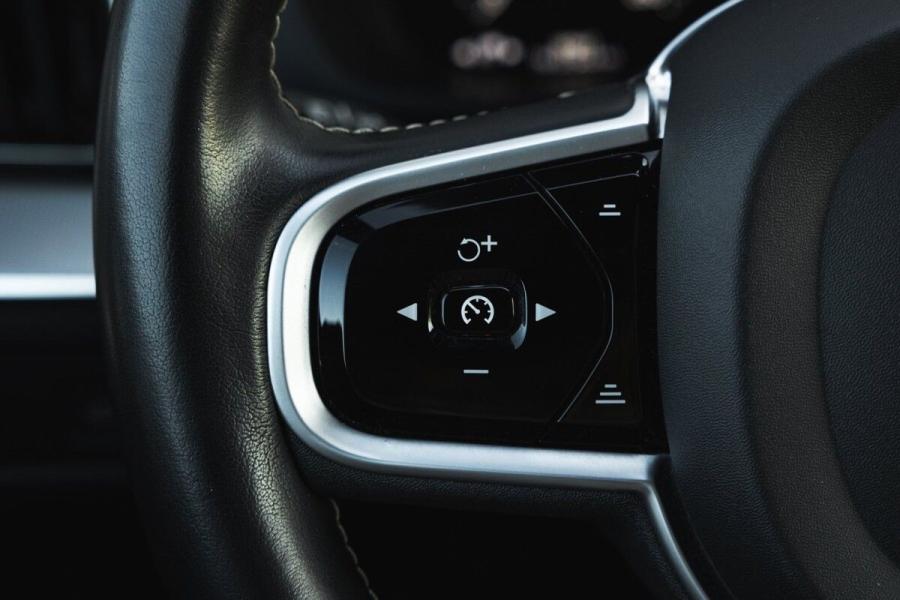 Pelēks Volvo XC60 2021 Ventspils, ar dzinēja tilpumu 2.00 L un nobraukumu 92 tūkst. km par 32750 €, foto 20 vietnē AUTOMOTO.COM.LV