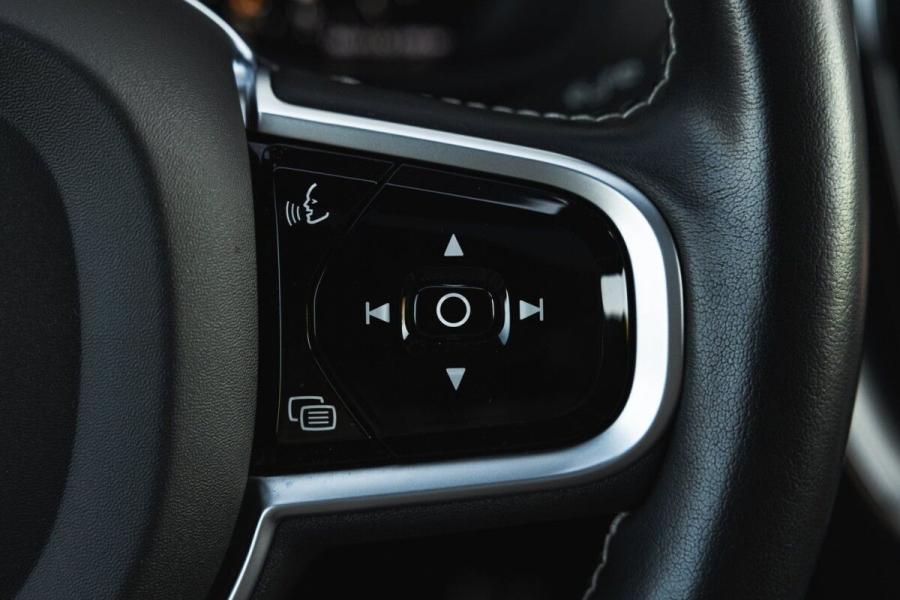 Pelēks Volvo XC60 2021 Ventspils, ar dzinēja tilpumu 2.00 L un nobraukumu 92 tūkst. km par 32750 €, foto 21 vietnē AUTOMOTO.COM.LV