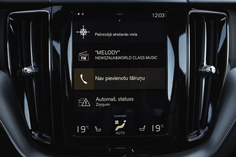 Pelēks Volvo XC60 2021 Ventspils, ar dzinēja tilpumu 2.00 L un nobraukumu 92 tūkst. km par 32750 €, foto 24 vietnē AUTOMOTO.COM.LV