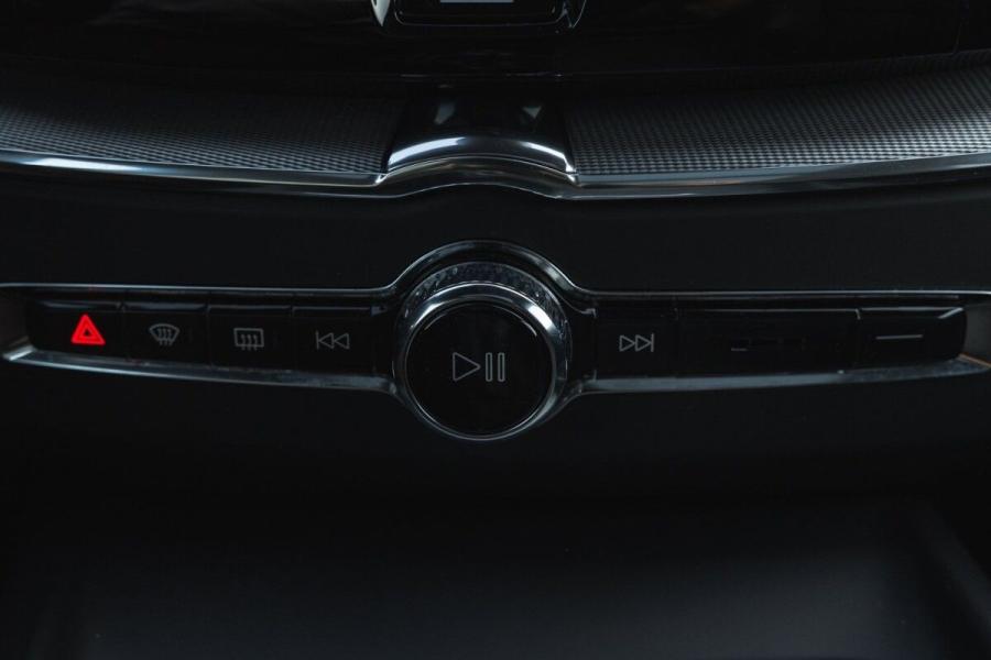 Pelēks Volvo XC60 2021 Ventspils, ar dzinēja tilpumu 2.00 L un nobraukumu 92 tūkst. km par 32750 €, foto 31 vietnē AUTOMOTO.COM.LV