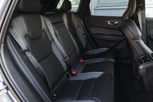 Pelēks Volvo XC60 2021 Ventspils, ar dzinēja tilpumu 2.00 L un nobraukumu 92 tūkst. km par 32750 €, foto 40 vietnē AUTOMOTO.COM.LV