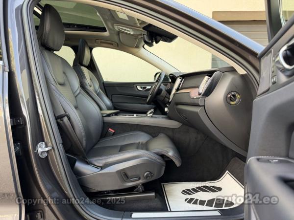 Grey Volvo XC60 2022 in Parnu, with an engine capacity of 2.00 L and mileage of 68 thousand km for 43990 €, photo 11 on AUTOMOTO.COM.LV