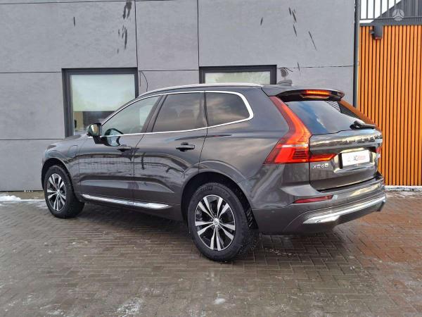 Grey Volvo XC60 2022 in Vilnius, with an engine capacity of 1.97 L and mileage of 118 thousand km for 36800 €, photo 3 on AUTOMOTO.COM.LV