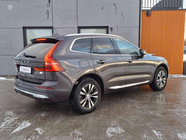 Grey Volvo XC60 2022 in Vilnius, with an engine capacity of 1.97 L and mileage of 118 thousand km for 36800 €, photo 4 on AUTOMOTO.COM.LV