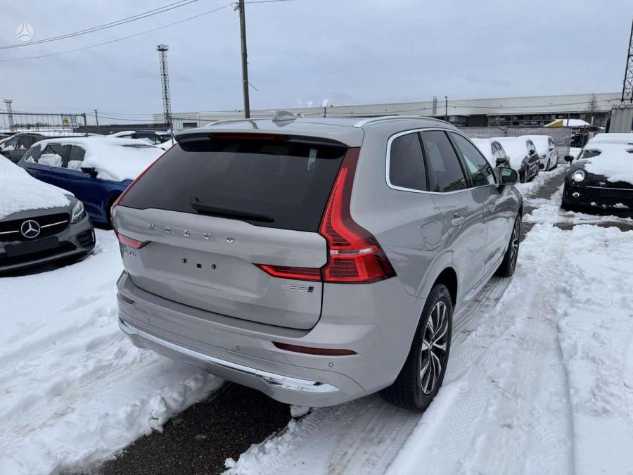 Grey Volvo XC60 2022 in Kaunas, with an engine capacity of 1.97 L and mileage of 177 thousand km for 29900 €, photo 6 on AUTOMOTO.COM.LV