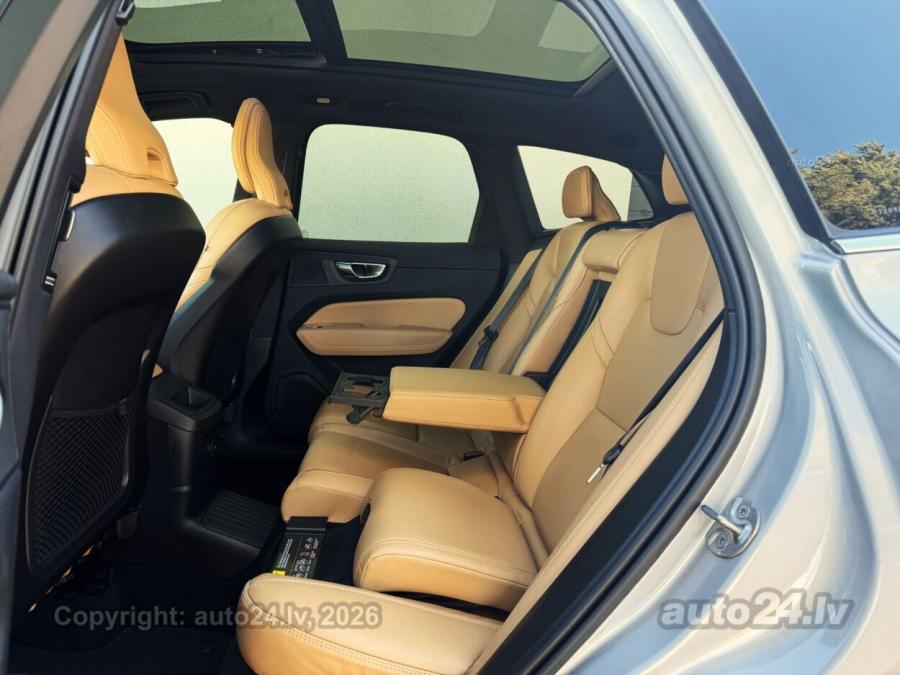 Pelēks Volvo XC60 2022 Pērnava, ar dzinēja tilpumu 2.00 L un nobraukumu 76 tūkst. km par 42990 €, foto 12 vietnē AUTOMOTO.COM.LV