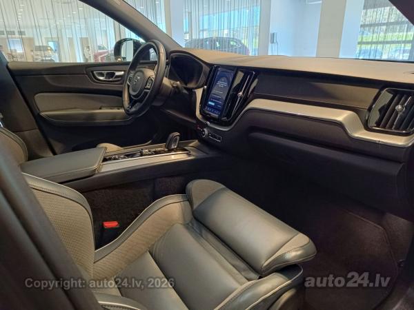 Pelēks Volvo XC60 2022 Tallina, ar dzinēja tilpumu 2.00 L un nobraukumu 0 tūkst. km par 35990 €, foto 7 vietnē AUTOMOTO.COM.LV