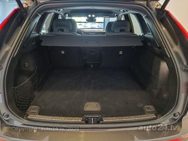 Pelēks Volvo XC60 2022 Tallina, ar dzinēja tilpumu 2.00 L un nobraukumu 0 tūkst. km par 35990 €, foto 9 vietnē AUTOMOTO.COM.LV