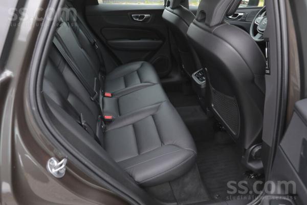 Grey Volvo XC60 2022 in Riga, with an engine capacity of 2.00 L and mileage of 100 thousand km for 34990 €, photo 10 on AUTOMOTO.COM.LV