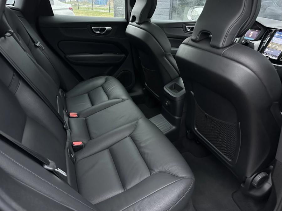 Pelēks Volvo XC60 2022 Rīga, ar dzinēja tilpumu 2.00 L un nobraukumu 115 tūkst. km par 36700 €, foto 9 vietnē AUTOMOTO.COM.LV