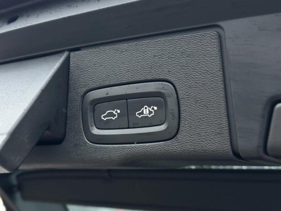 Pelēks Volvo XC60 2022 Rīga, ar dzinēja tilpumu 2.00 L un nobraukumu 115 tūkst. km par 36700 €, foto 11 vietnē AUTOMOTO.COM.LV
