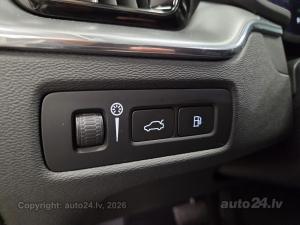 Grey Volvo XC60 2022 in Tallinn, with an engine capacity of 2.00 L and mileage of 57 thousand km for 39900 €, photo 18 on AUTOMOTO.COM.LV