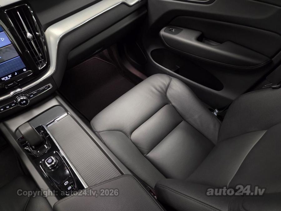 Grey Volvo XC60 2022 in Tallinn, with an engine capacity of 2.00 L and mileage of 57 thousand km for 39900 €, photo 19 on AUTOMOTO.COM.LV