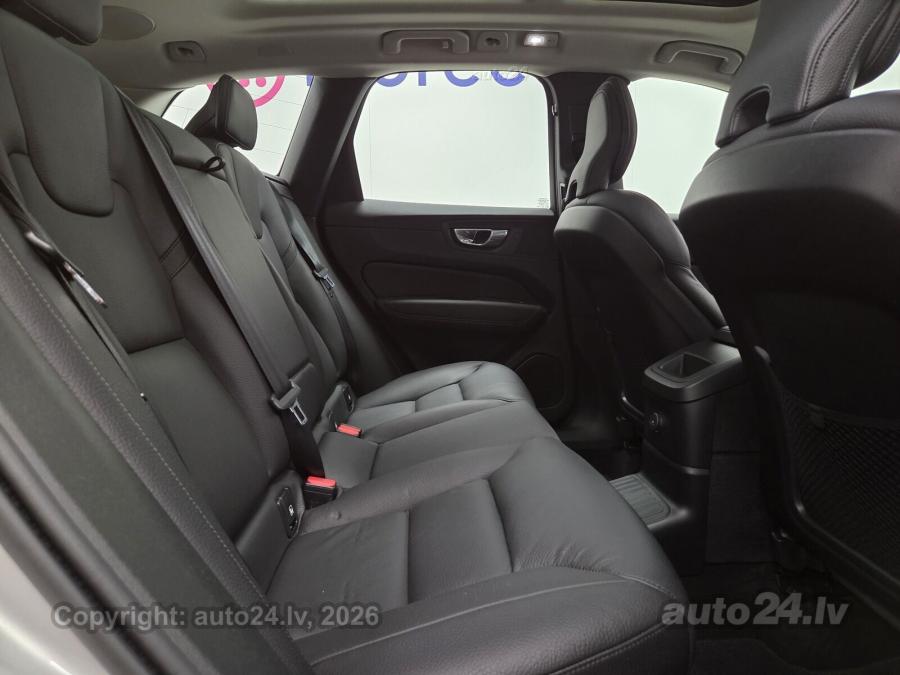Grey Volvo XC60 2022 in Tallinn, with an engine capacity of 2.00 L and mileage of 57 thousand km for 39900 €, photo 22 on AUTOMOTO.COM.LV
