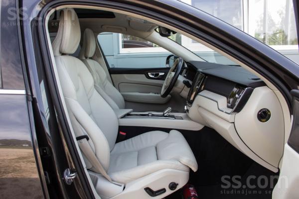 Grey Volvo XC60 2022 in Tukums, with an engine capacity of 2.00 L and mileage of 204 thousand km for 25900 €, photo 10 on AUTOMOTO.COM.LV