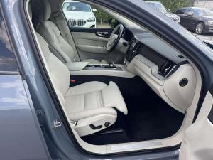Pelēks Volvo XC60 2022 Panevēža, ar dzinēja tilpumu 1.97 L un nobraukumu 141 tūkst. km par 28500 €, foto 14 vietnē AUTOMOTO.COM.LV